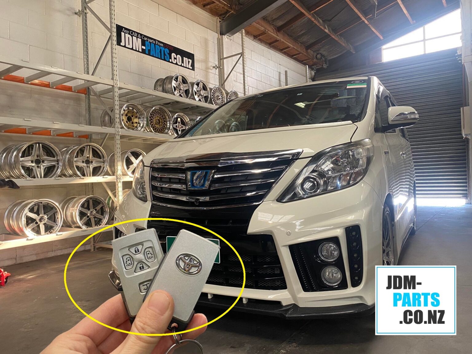 TOYOTA Alphard / Vellfire Hybrid Smart Key 5 Buttons model Duplication ...