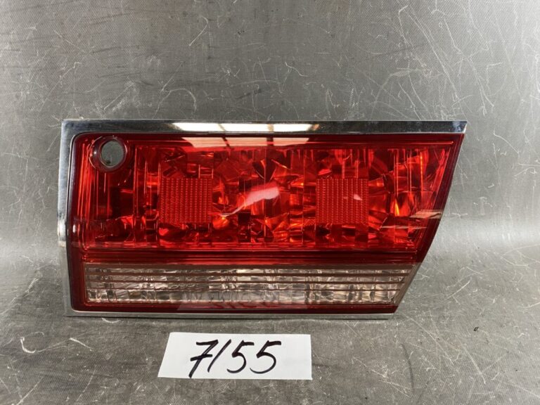 TOYOTA CROWN GS171 JZS171 JZS175 Taillight Inner 30-293 / Right Side x1 ...