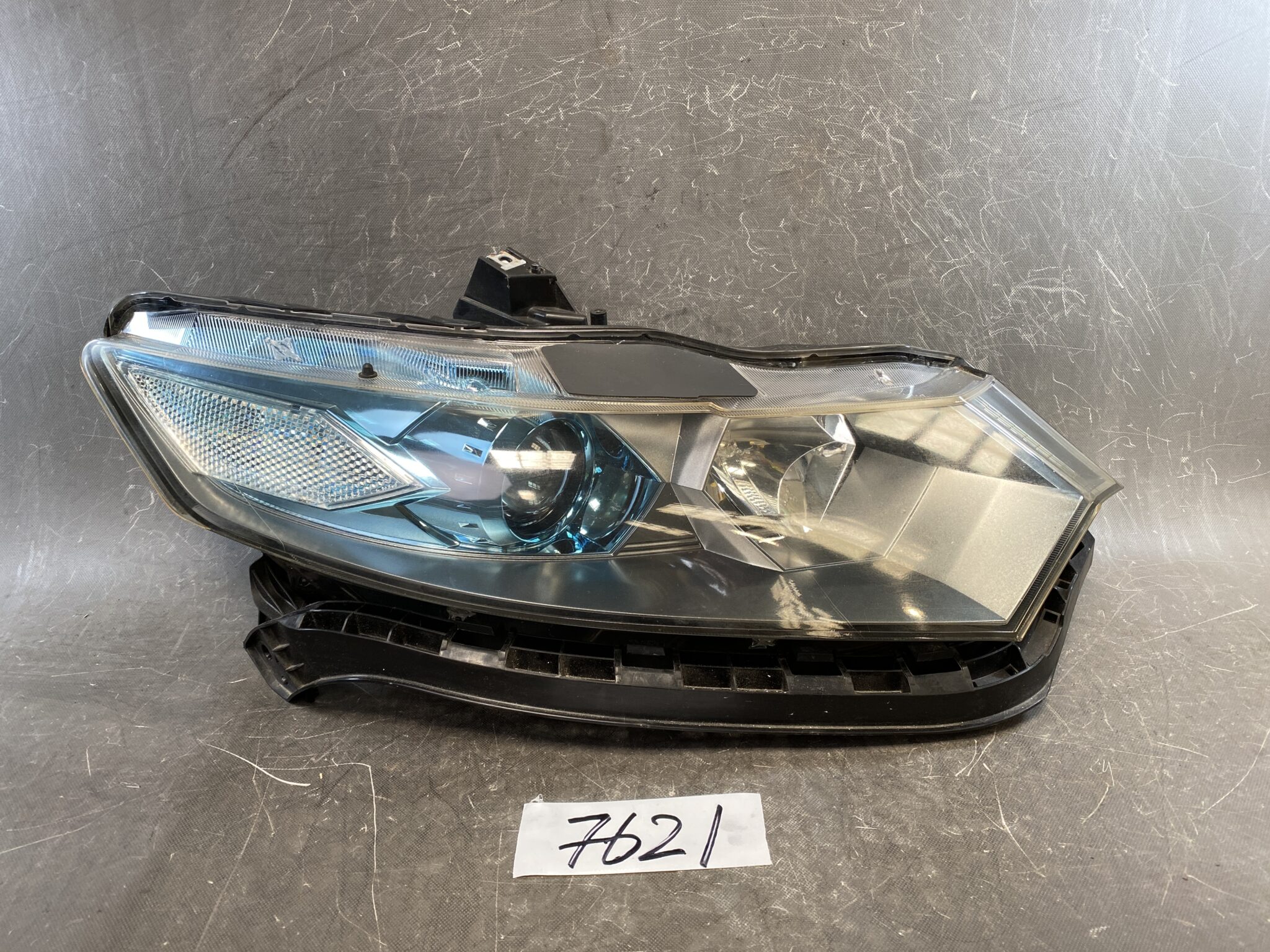 HONDA INSIGHT ZE2 HID Headlight 100-22878 Right Side x1 » JDM-PARTS NZ