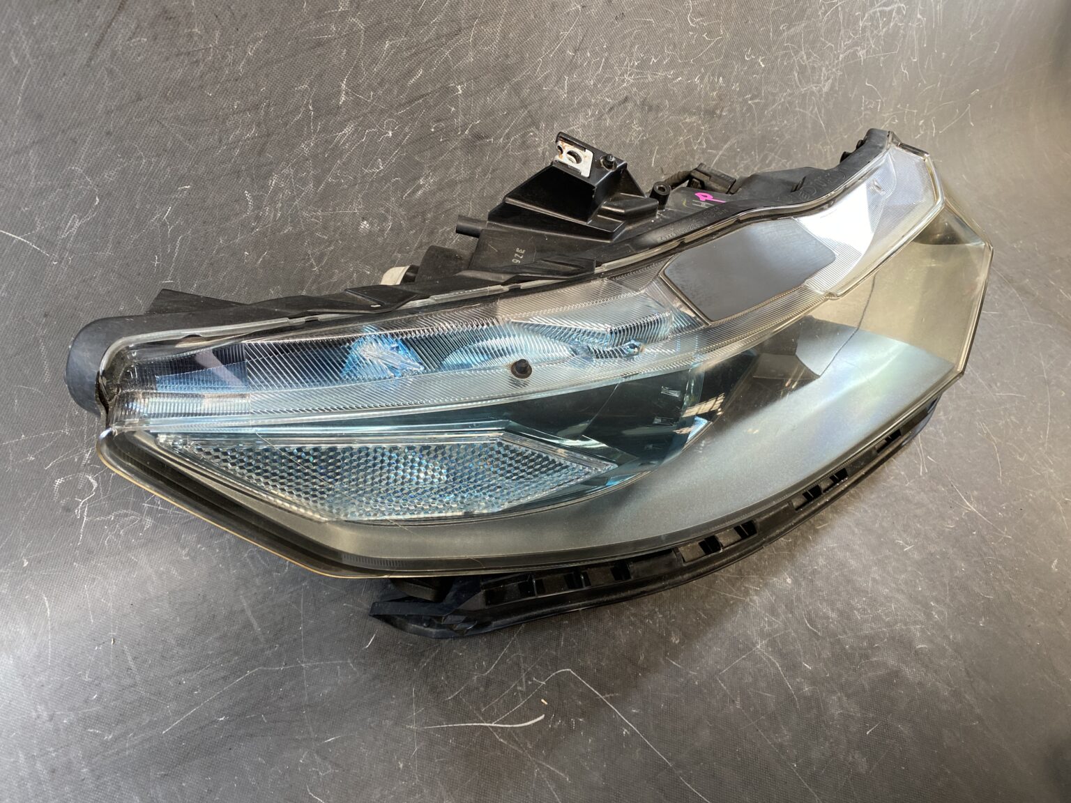 HONDA INSIGHT ZE2 HID Headlight 100-22878 Right Side x1 » JDM-PARTS NZ