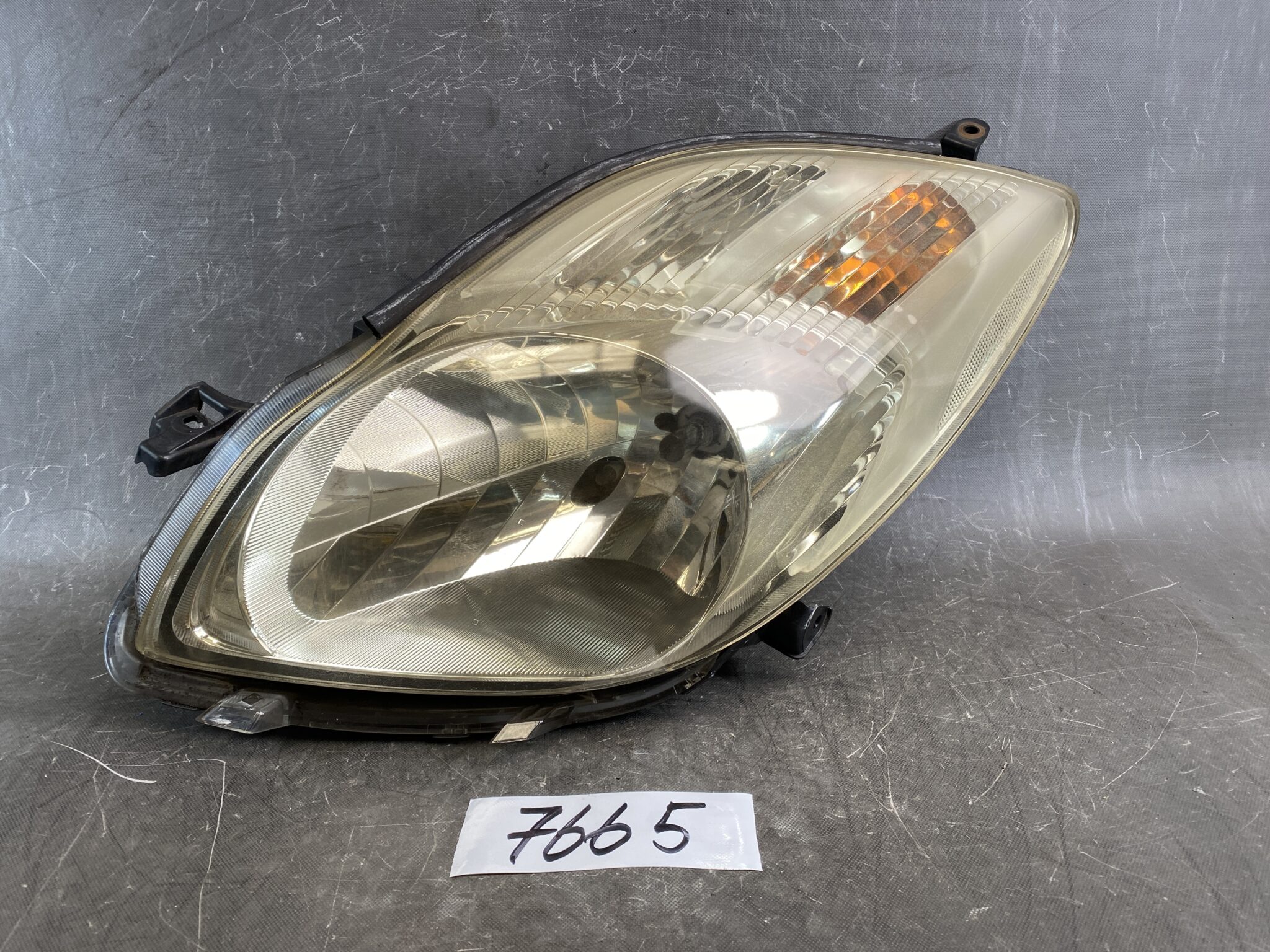 TOYOTA VITZ YARIS SCP90 KSP90 NCP90 NCP91 NCP95 Genuine Headlight ...