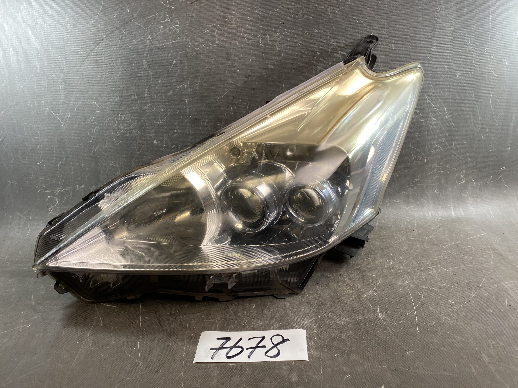 TOYOTA Prius Alpha α / ZVW40 ZVW41 Genuine HID Headlight / KOITO 47-42 ...
