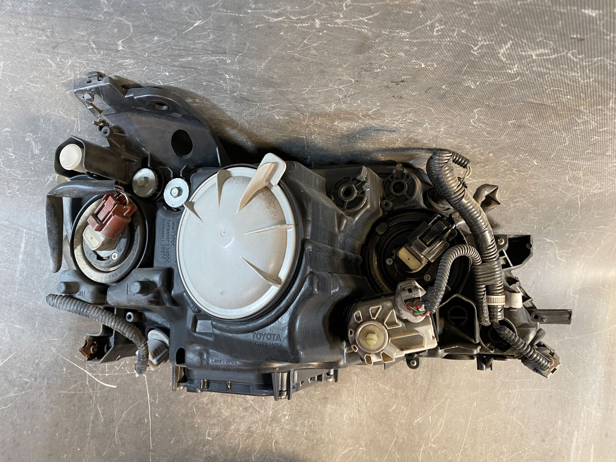 TOYOTA MARK X GRX120 GRX121 GRX125 HID Headlight / KOITO 22-330 / Left ...