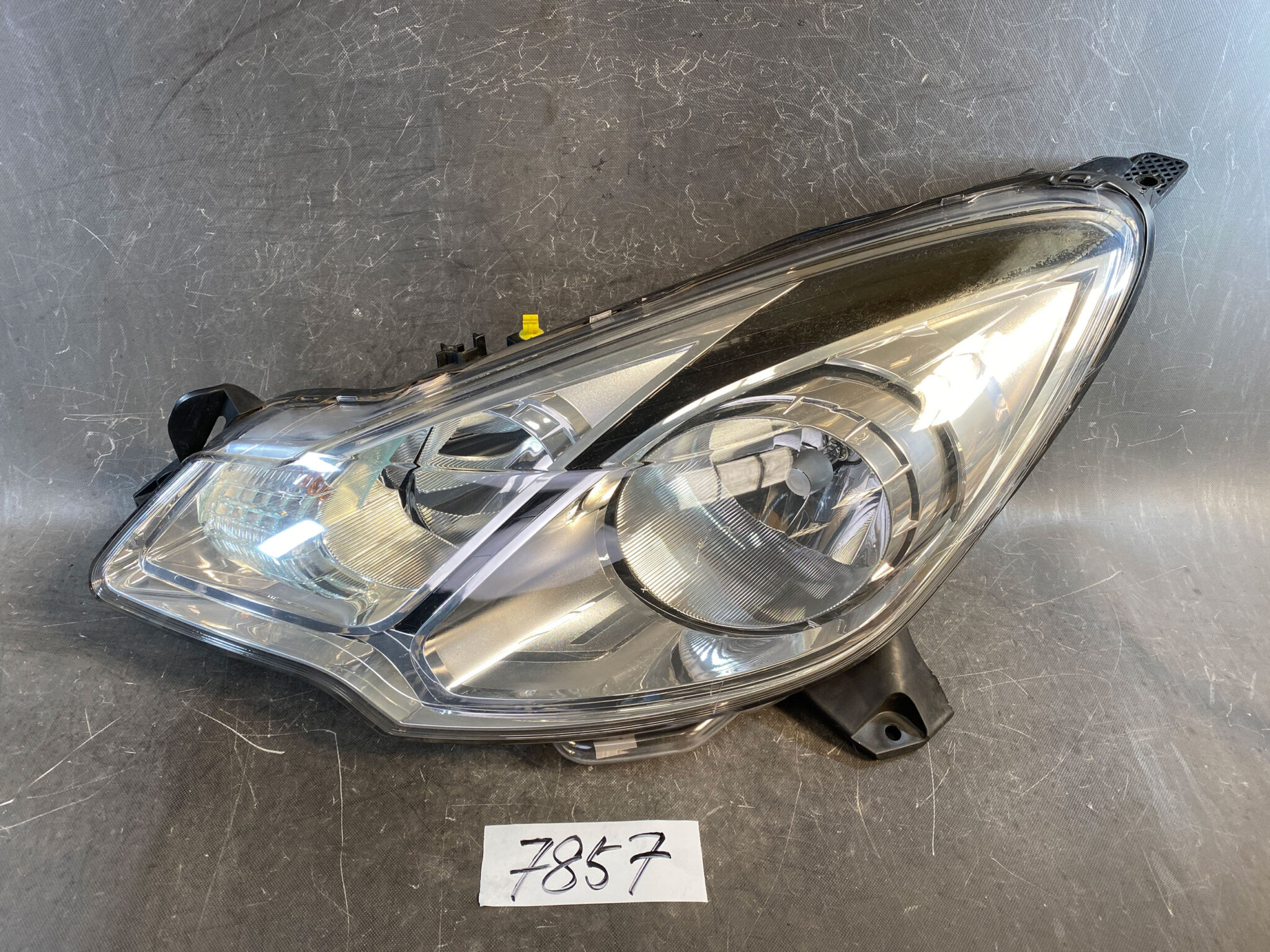 CITROEN DS3 Mk1 Genuine Headlight 9677038380 Left Side x1 » JDM-PARTS NZ