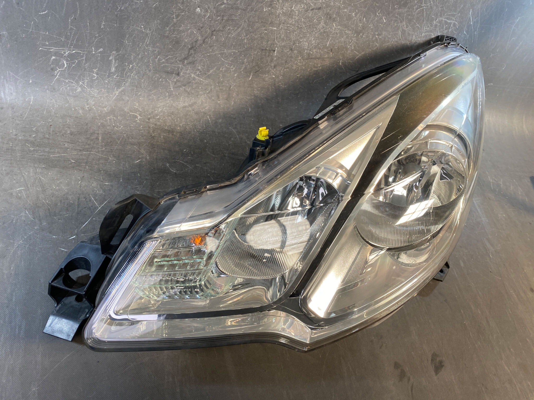 CITROEN DS3 Mk1 Genuine Headlight 9677038380 Left Side x1 » JDM-PARTS NZ