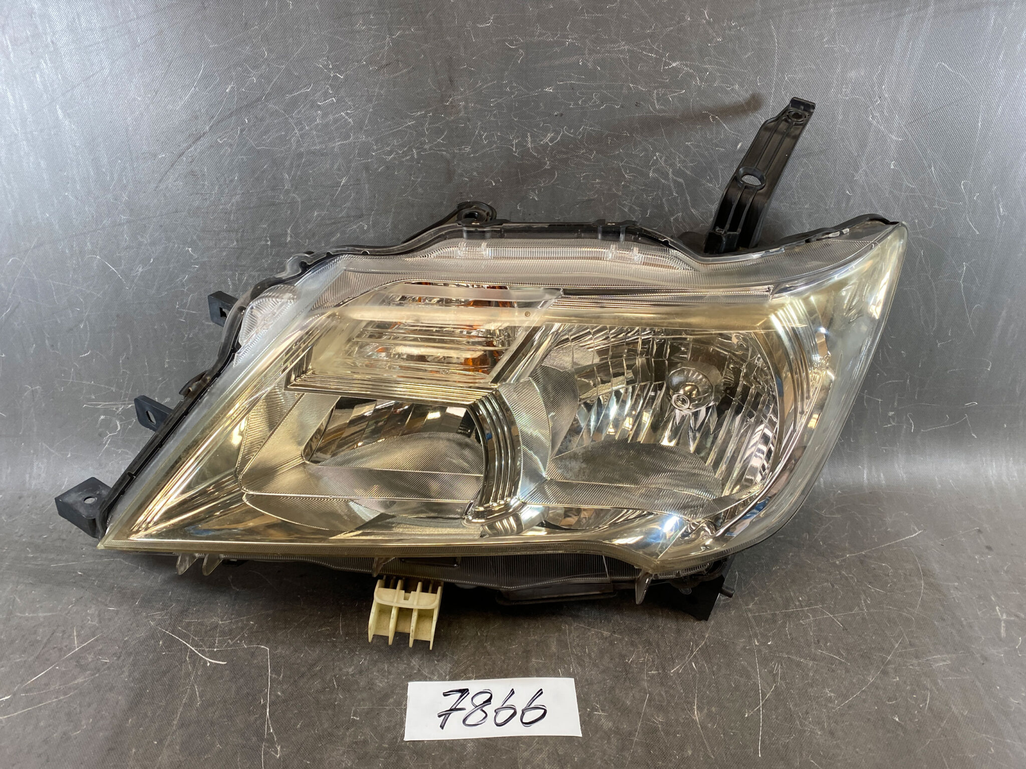 NISSAN SERENA C26 SUZUKI LANDY Headlight KOITO 100-23096 Left Side x1 ...
