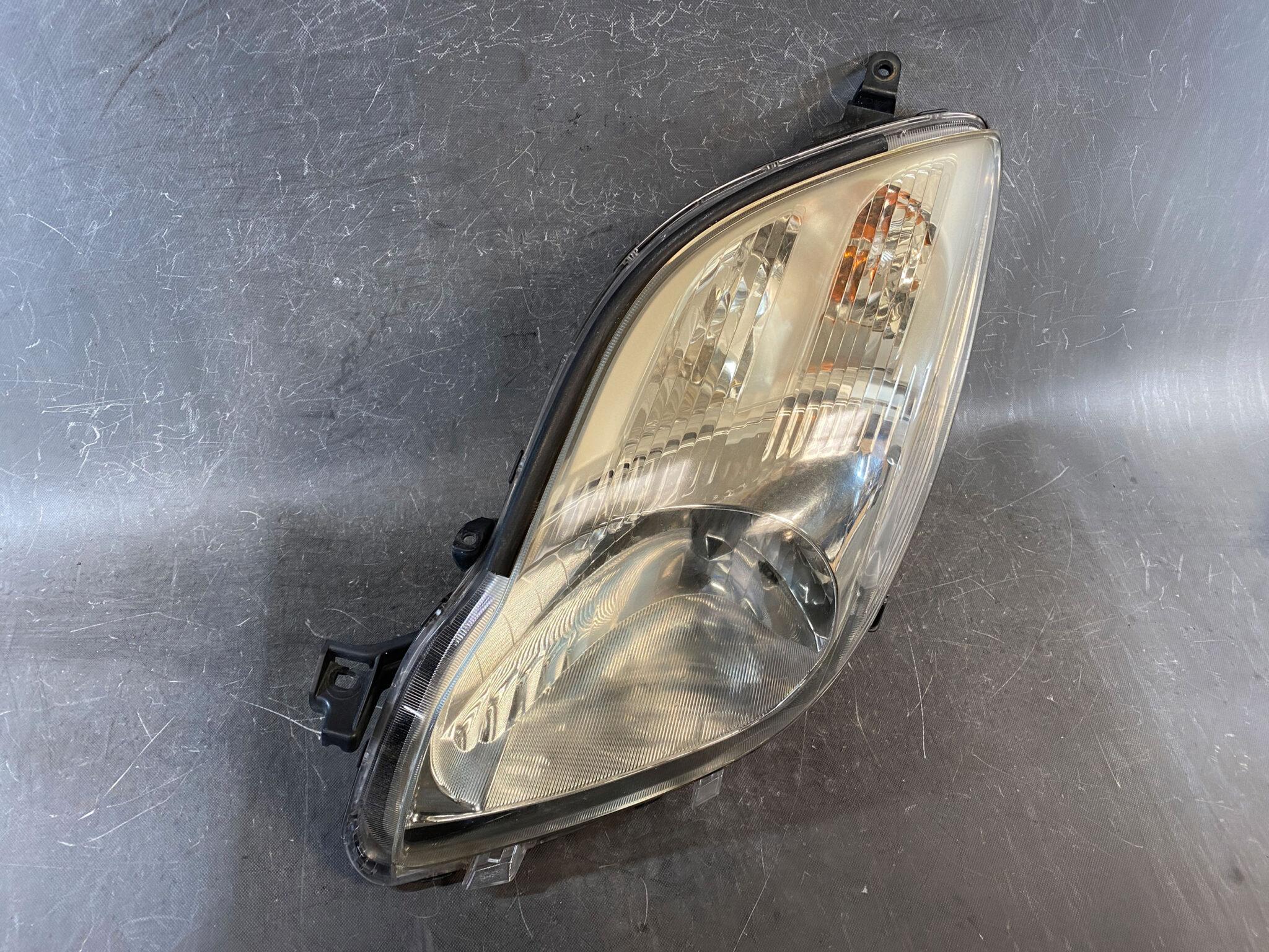 TOYOTA VITZ YARIS SCP90 KSP90 NCP90 NCP95 HID Headlight 52-183 Left ...
