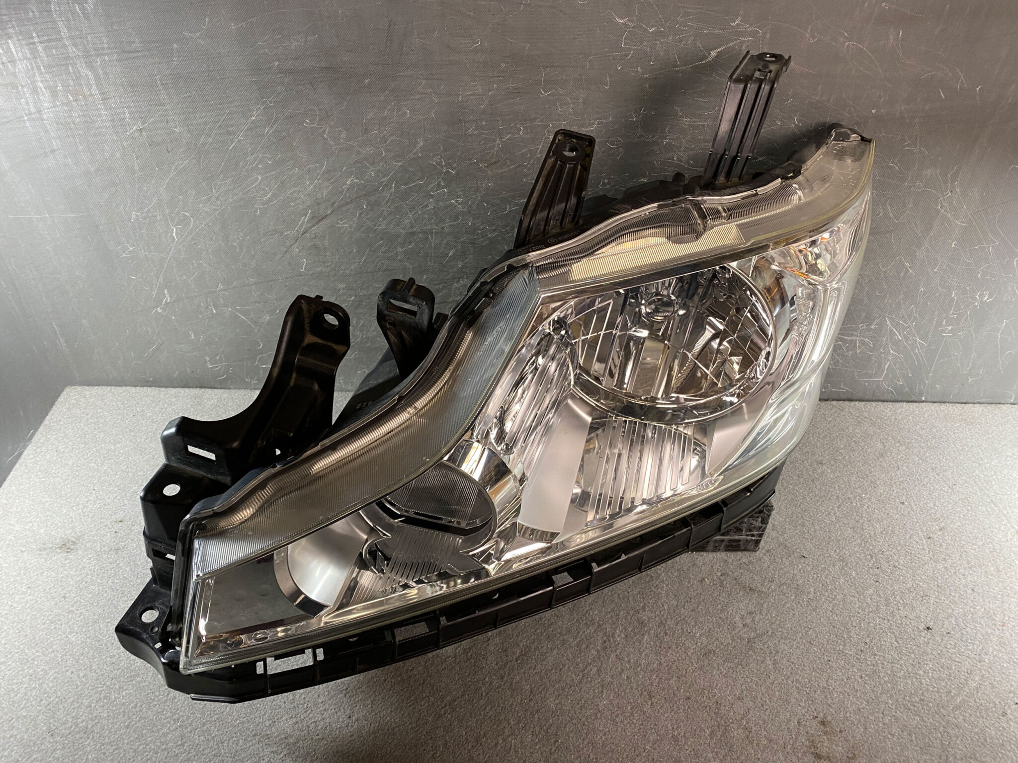 HONDA STEPWAGON RK Headlight 100-22012 Left Side x1 » JDM-PARTS NZ