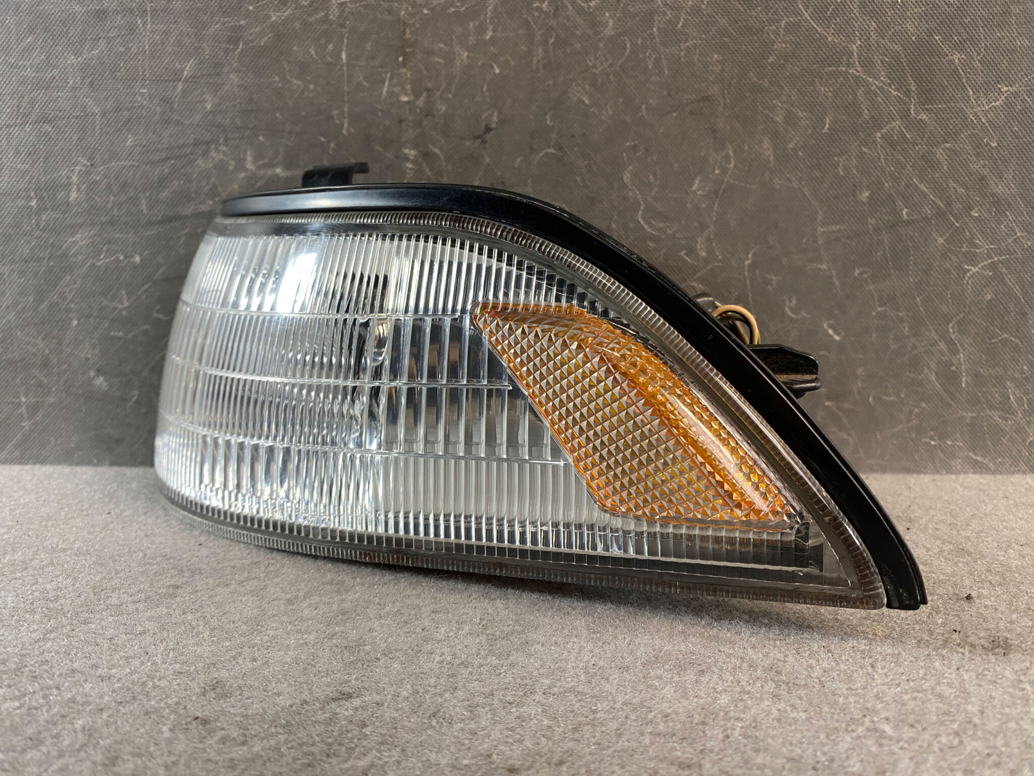 Toyota Mark2 JZX81 GX81 Corner Light 22-207 Left Side x1 » JDM-PARTS NZ