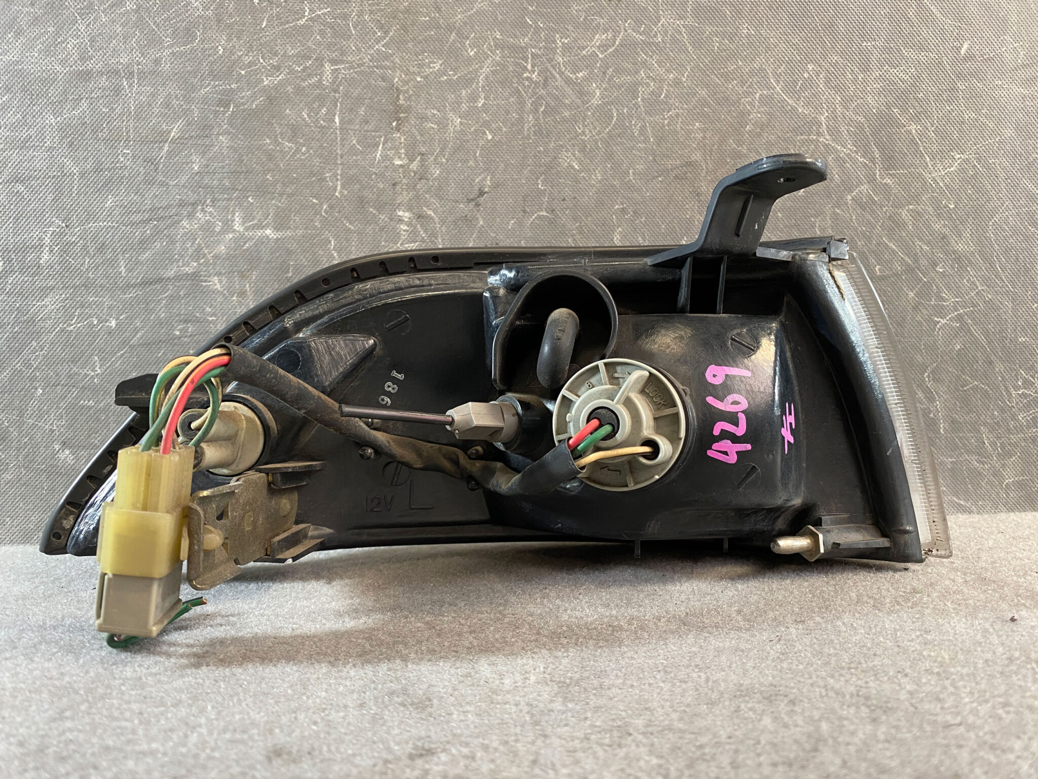 Toyota Mark2 JZX81 GX81 Corner Light 22-207 Left Side x1 » JDM-PARTS NZ