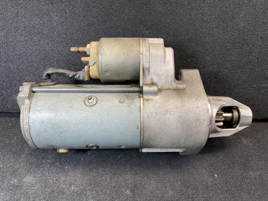 MERCEDES-BENZ Genuine Starter Motor W202 W204 W215 W219 / 005 151 24 01 ...