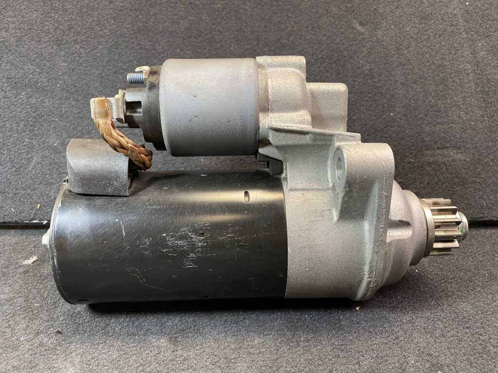 MERCEDES-BENZ Genuine Starter Motor W176 W242 W246 A2709060700 / BOSCH ...