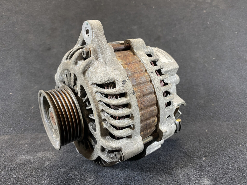 Genuine Alternator NISSAN ELGRAND E51 VQ35 DE / 23100 AM611 / A3TB5791 ...