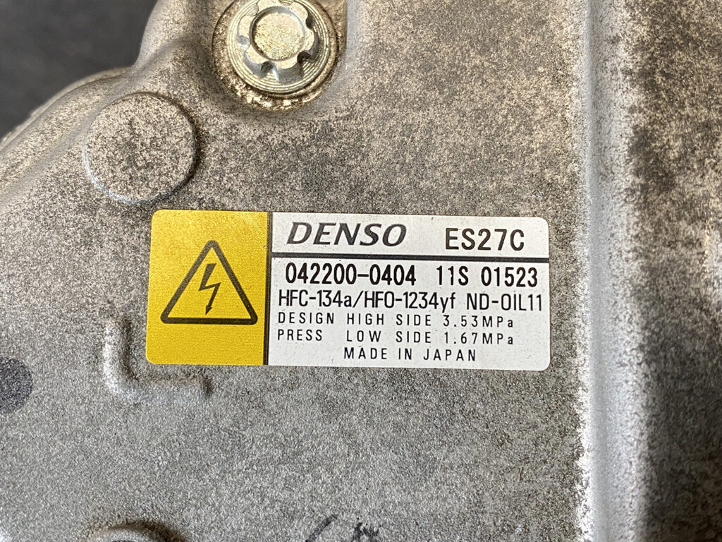 Genuine AC COMPRESSOR TOYOTA PRIUS ALPHA / ES27C / 042200-0404 / 88370 ...