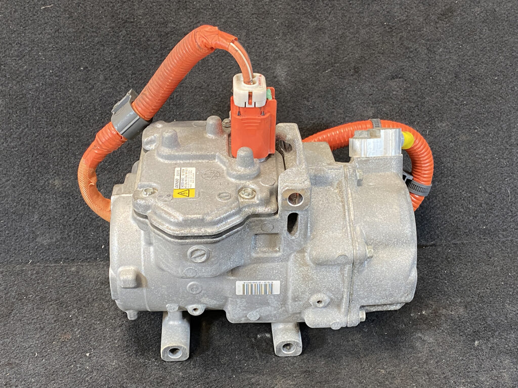 Genuine AC COMPRESSOR TOYOTA CROWN HV LEXUS IS 300h / 88370-33020 » NZ ...