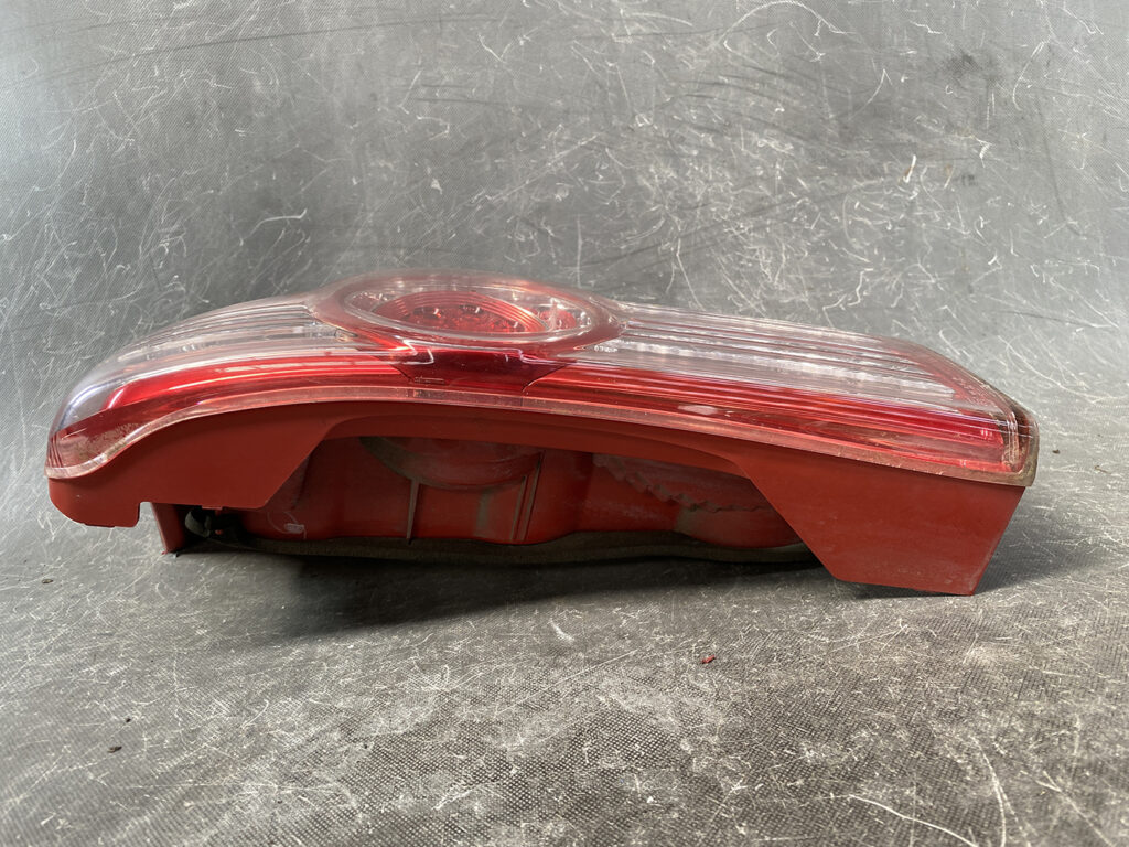 TOYOTA RAUM NCZ20 NCZ25 Genuine Taillight KOITO 46-16 Right Side x1 ...
