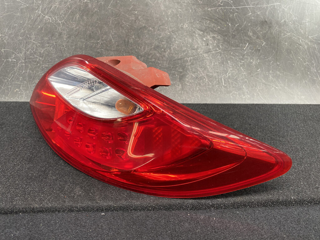 MAZDA DEMIO DE DEJFS DE3FS DE5FS Taillight P5776 Right Side x1 » JDM ...