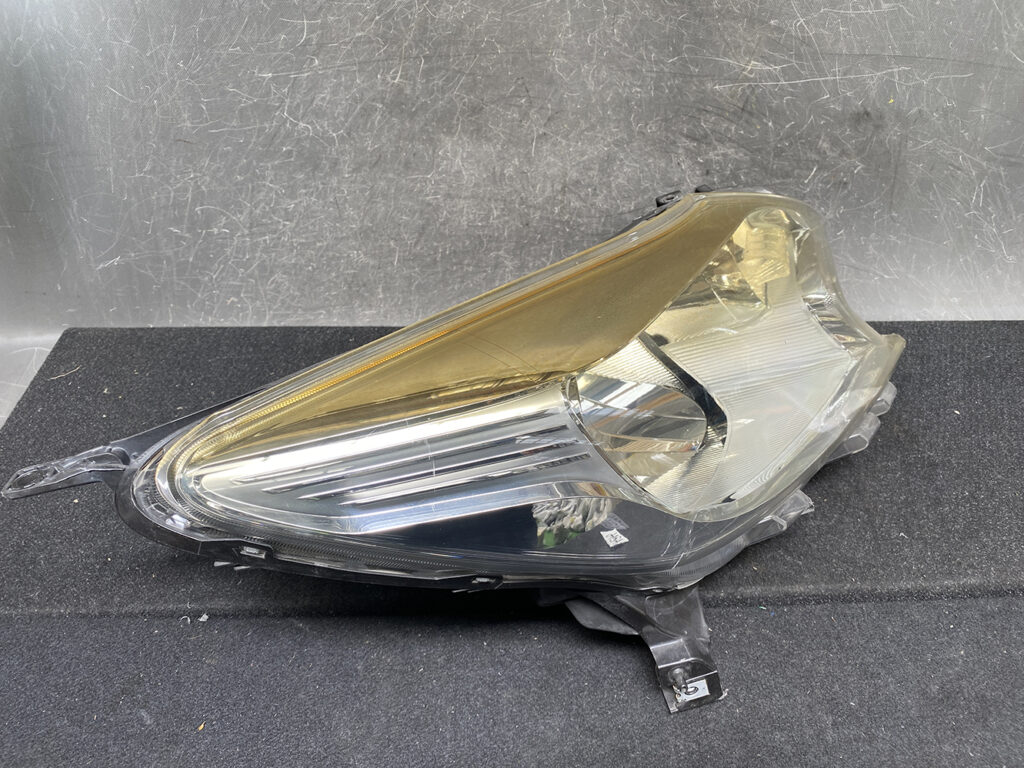 NISSAN NOTE E12 NE12 Headlight 1868 26010 3VA5A Right Side x1 » NZ$91. ...
