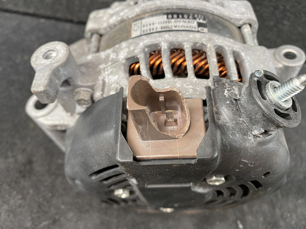 Genuine Alternator TOYOTA RAV4 MXAA52 MXAA54 M20A / 27060-24030 / ...