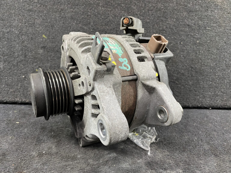 Genuine Alternator TOYOTA VOXY NOAH ISIS ZRR70 3ZR / 27060-37030 / ...